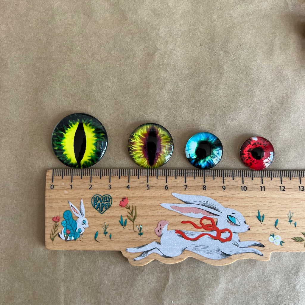 DIY CRAFT ~ GLASS DRAGON EYES ~ 8 PACK – Tanglewood Toys